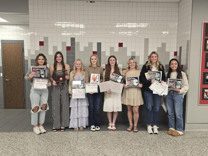 South Newton athletes honored at fall banquet | Sports | newsbug.info