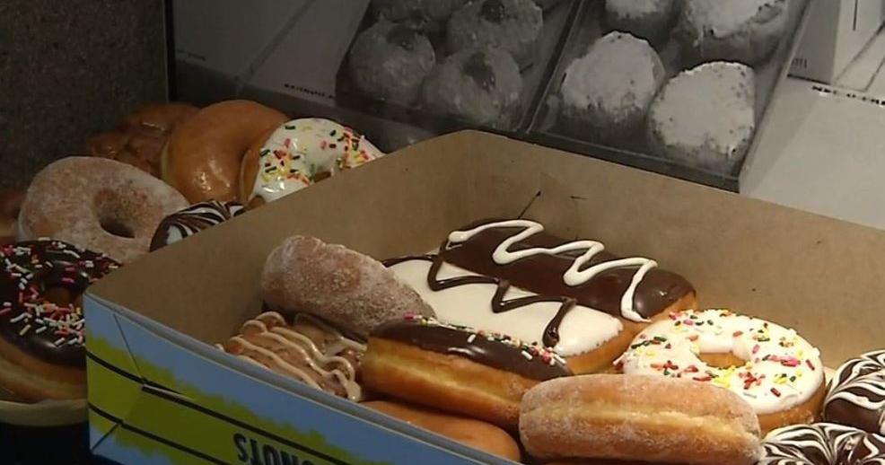 Mel-O-Cream unveils Route 66 shield donut sign, expands menu and hours ...