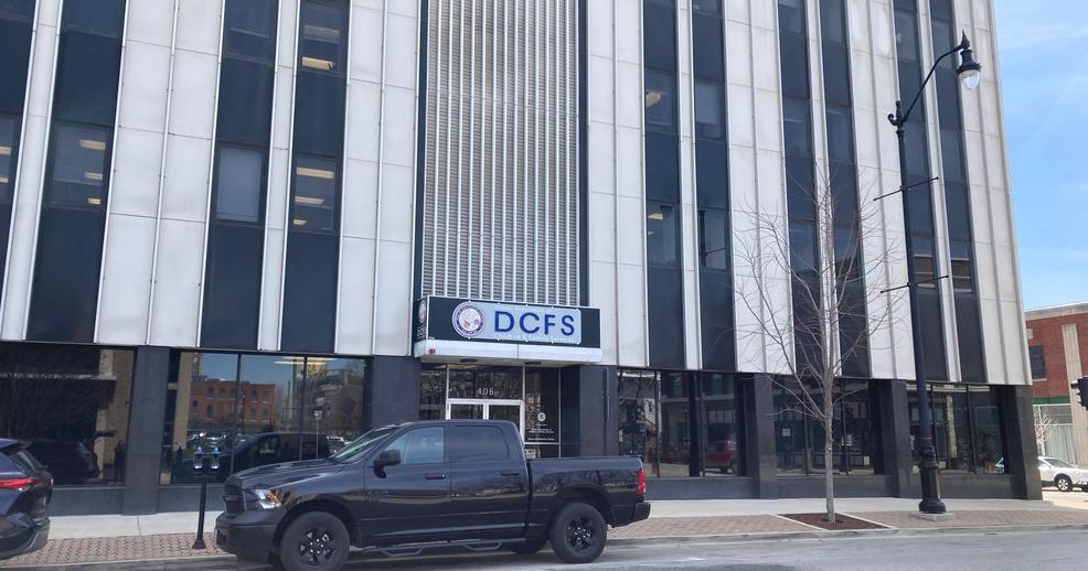 Report: 1,009 children in Illinois DCFS care kept in facilities longer ...