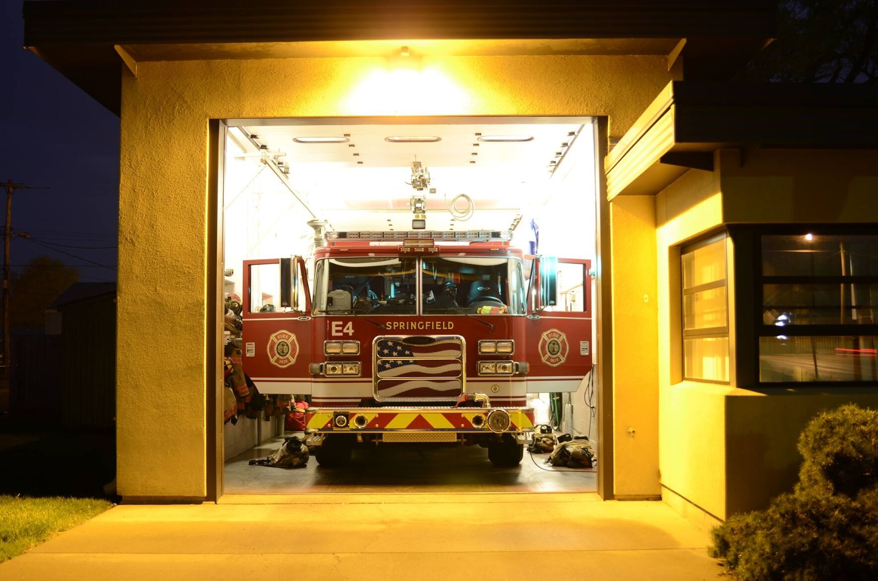 Springfield Fire Department fight three-story building fire | News ...