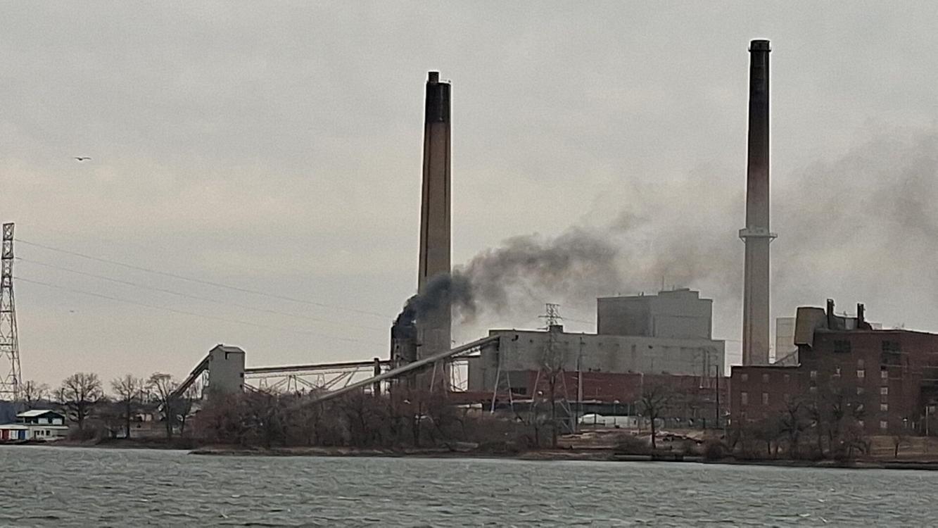 Springfield Fire Department fights fire at CWLP | News | newschannel20.com