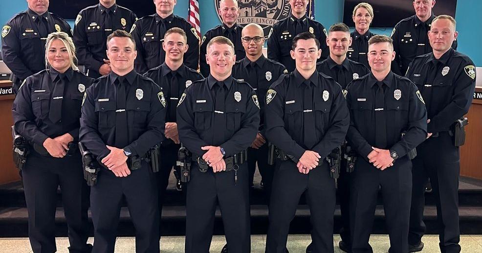 Springfield welcomes nine new police officers in swearing-in ceremony ...