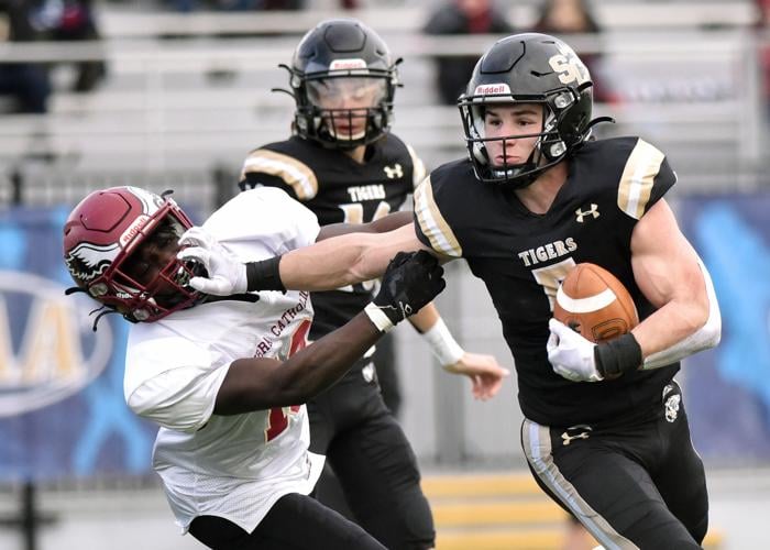 College Football: Gavin Garcia poised for strong junior season at Kent ...
