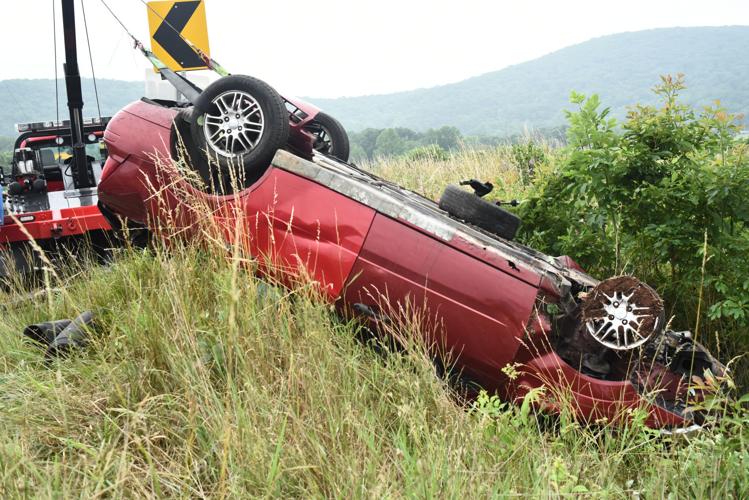 Man leads state police on foot pursuit after flipping vehicle near ...