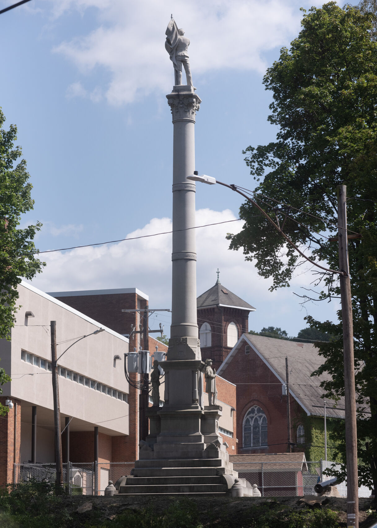 City street department spruces up area around Lincoln Street monument ...