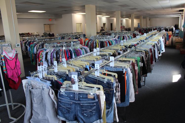 Thrift store prepares for opening day | Local | newsitem.com