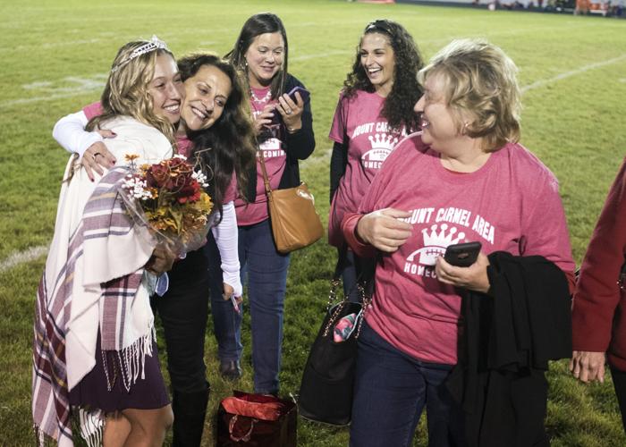 Former homecoming queens, '27 football team honored | Local | newsitem.com