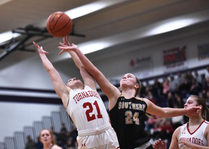 H.S. Girls Basketball: Reisinger, Mount Carmel defeat Southern Columbia ...