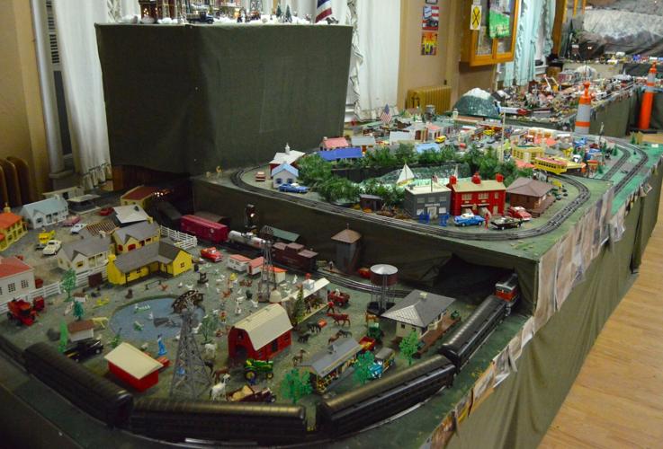 Trainland welcomes old and young during holiday season | Local ...