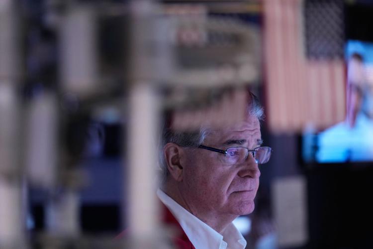 Wall Street rises toward records following mixed data on the job market ...