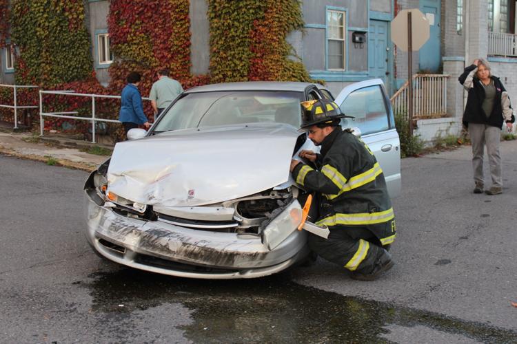 Police searching for suspect who fled crash scene | Local | newsitem.com
