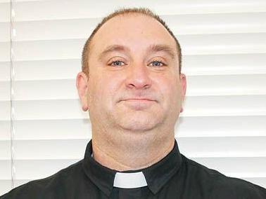 Area pastor cherishes rosary blessed by Pope Francis | Local | newsitem.com