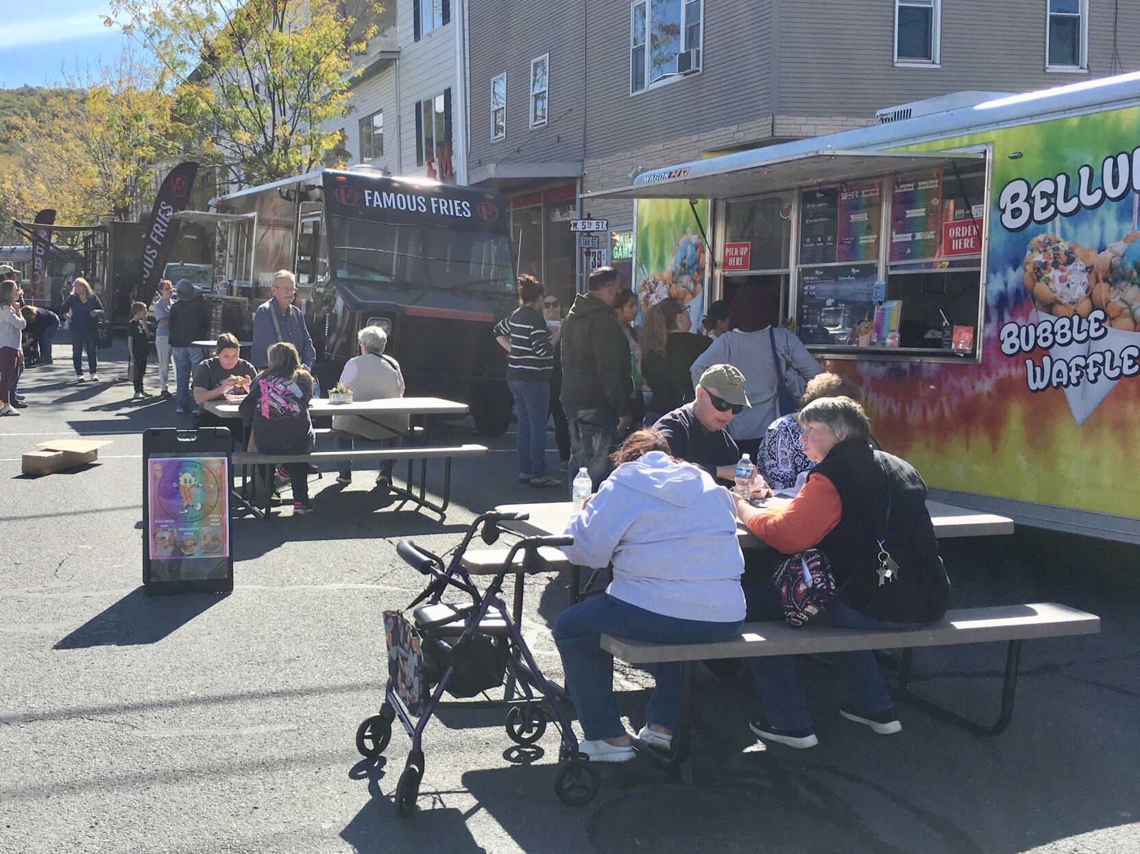 Mount Carmel celebrates fall on 'perfect' fall day | Local | newsitem.com