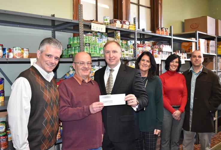 Long-term inmates lead effort to donate $1,000 to food pantry | Local ...