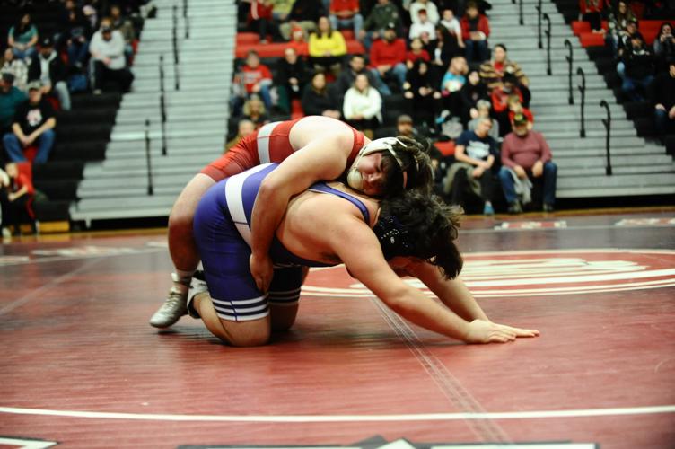 H.S. Wrestling: Previewing the South and Central Sectional tournaments ...