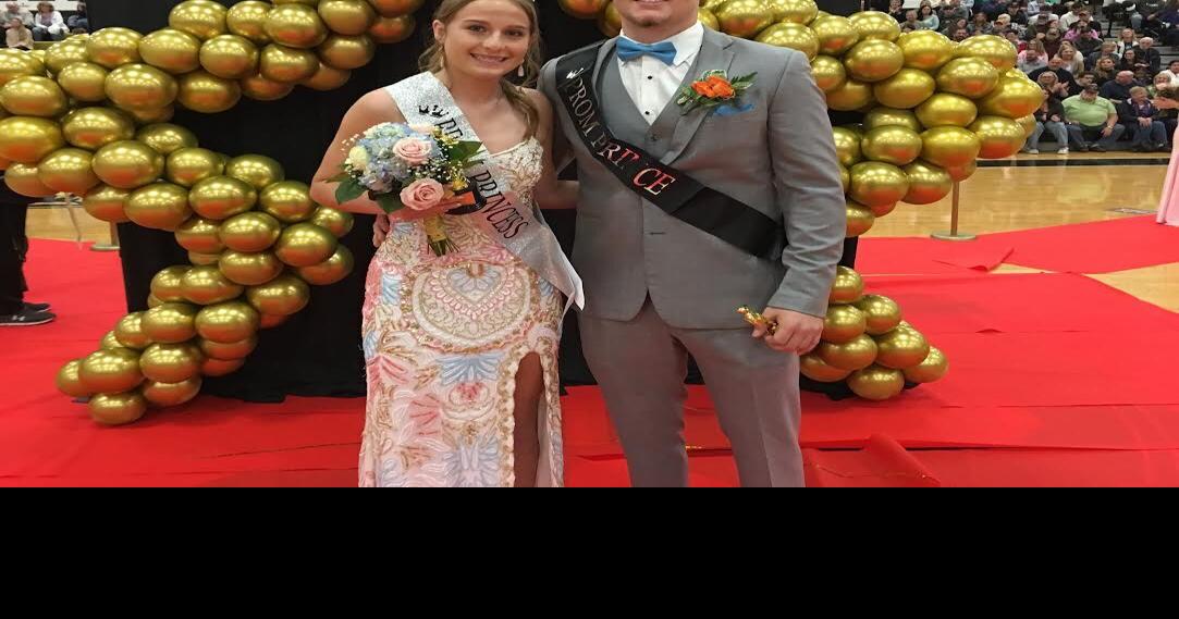 Southern Columbia prom princess and prince | News | newsitem.com