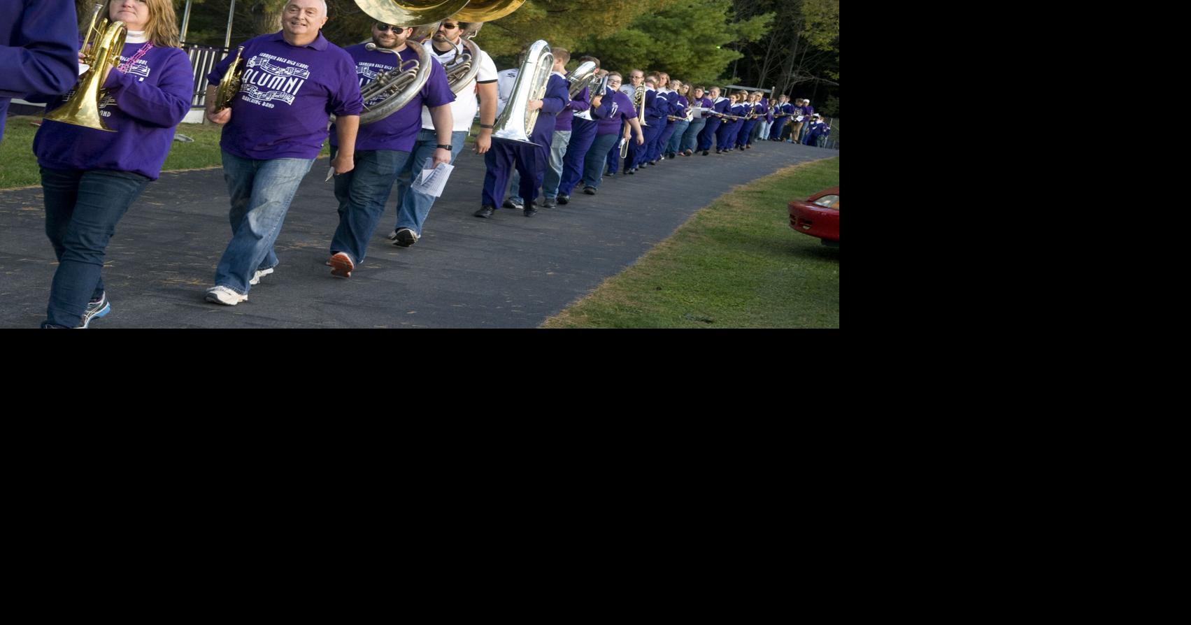 Alumni band performs prior to game | Local | newsitem.com