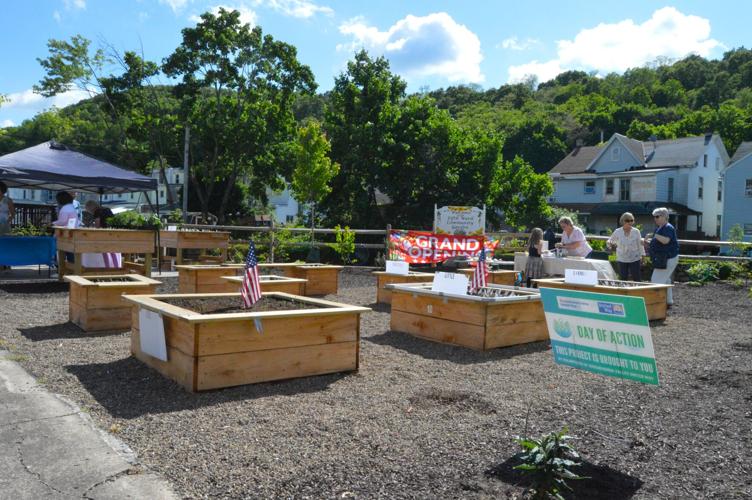 'Bringing good intentions': Fifth Ward Community Garden hosts grand ...