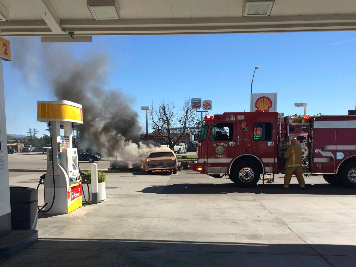 Car fire threatens Calimesa Boulevard area | News | newsmirror.net