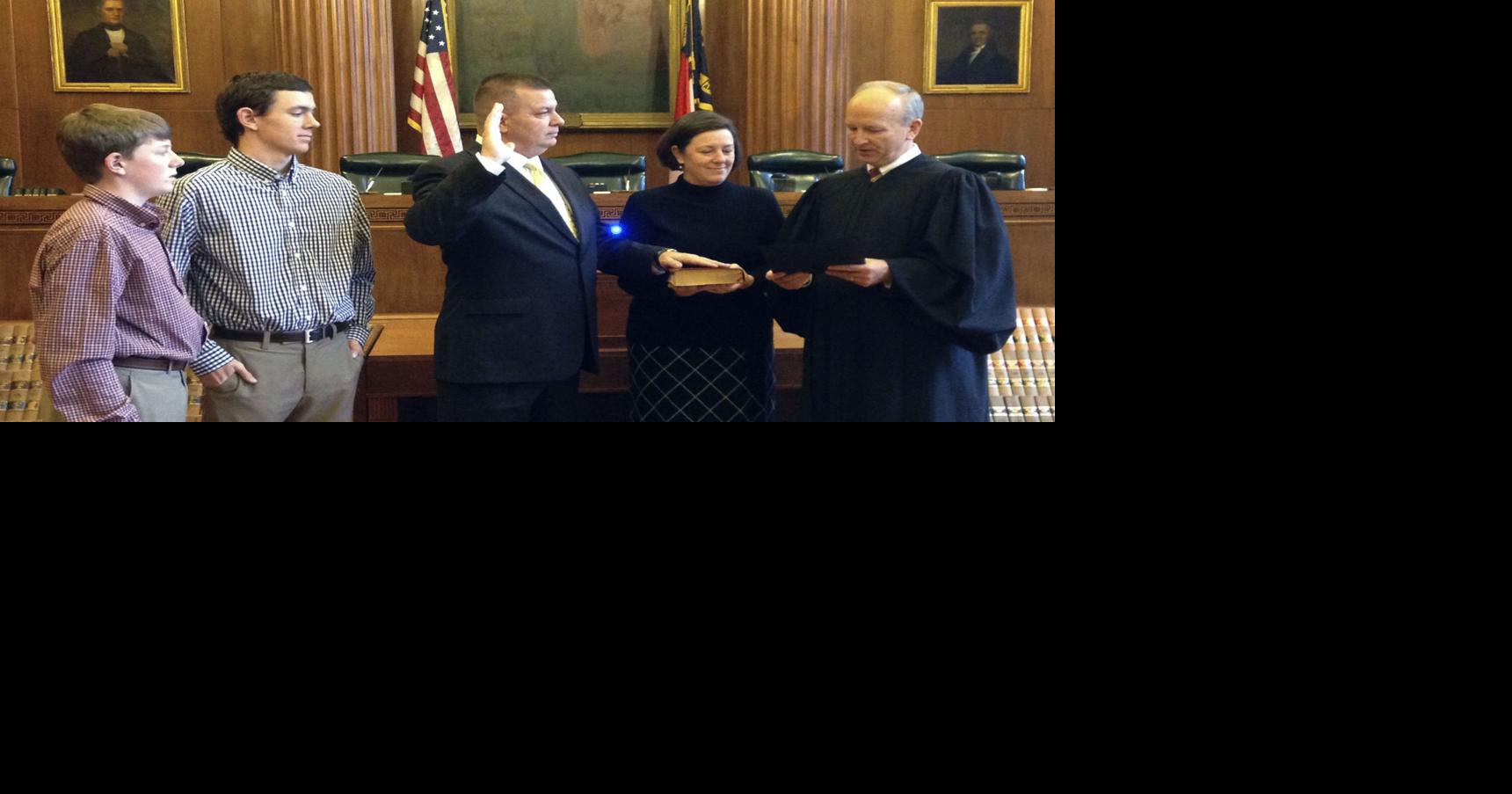 Cedar Ridge students attend swearing in of coach Phil Berger Jr ...