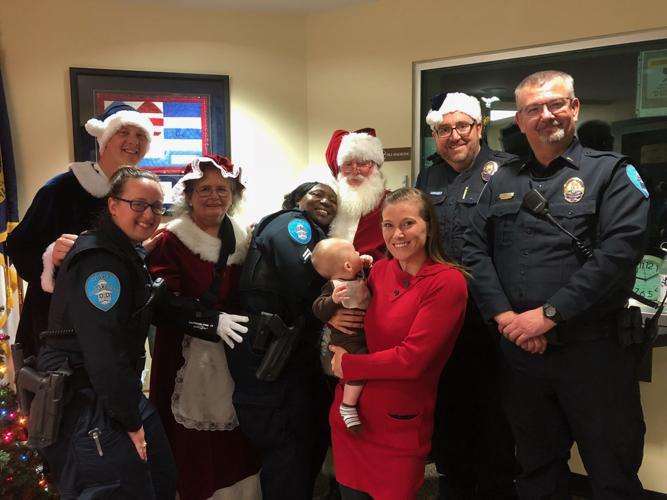 Santa Claus comes to the Town Police Department | News | newsoforange.com