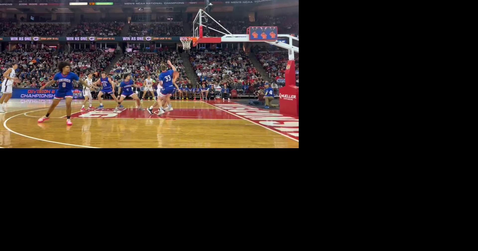 Pewaukee senior guard Nick Janowski scores in the state final ...