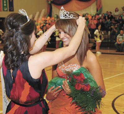Blanton named EHS Homecoming Queen | | newswatchman.com