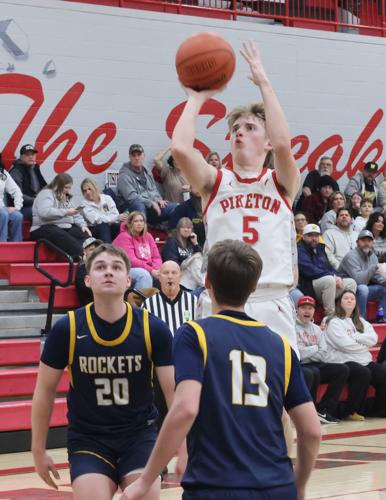 'Rally' Redstreaks come back to ground Golden Rockets | Sports ...