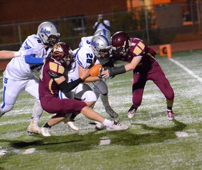 Snowflake Lobos hand Winslow Bulldogs late loss, 23-0 | Sports ...