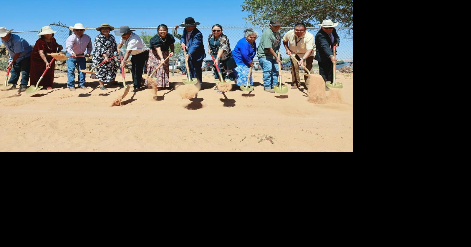 Dennehotso breaks ground on new roads | News | nhonews.com