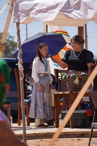 Dennehotso breaks ground on new roads | News | nhonews.com