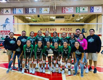 Tuba City Lady Warriors volleyball team defeats Kayenta Mustangs ...