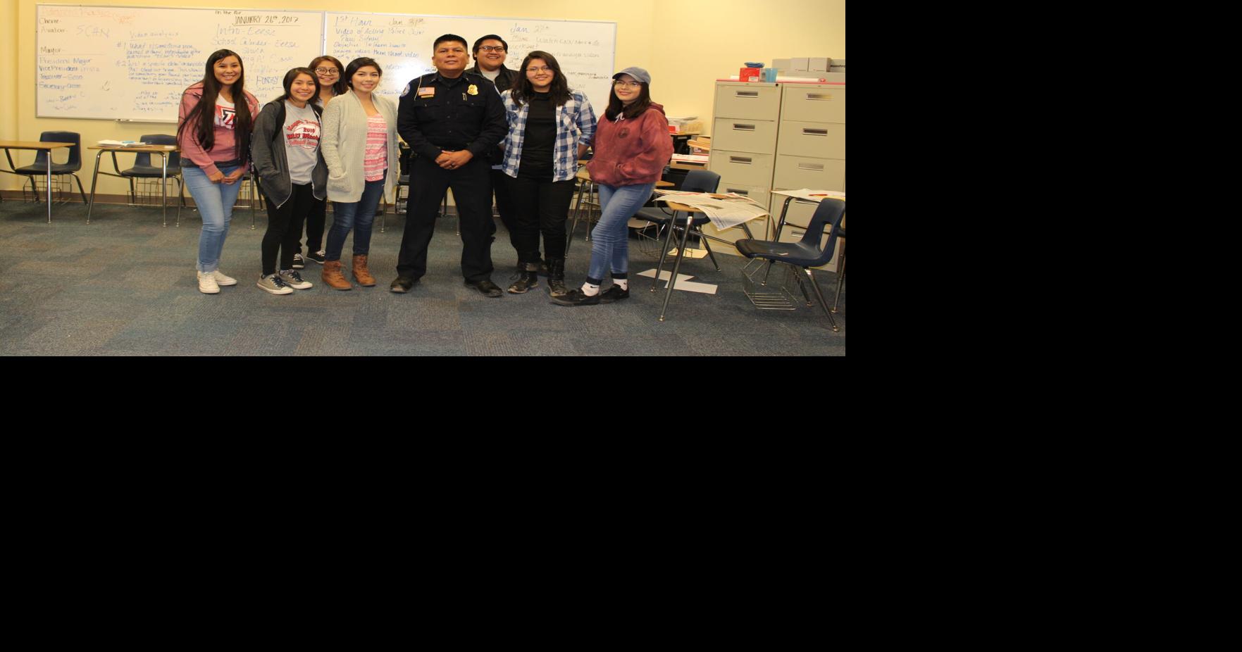 Police chief visits Hopi media students | Features | nhonews.com