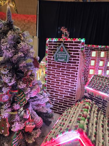 600-hour gingerbread village unveiled, largest in northern Arizona ...