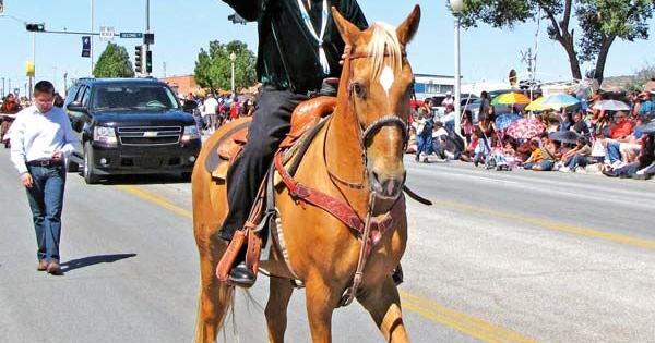 Photo Gallery: 2009 Gallup Ceremonial parade | Photo Galleries ...