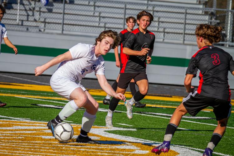 Niagara Wheatfield swoops past Grand Island for second sectional crown ...