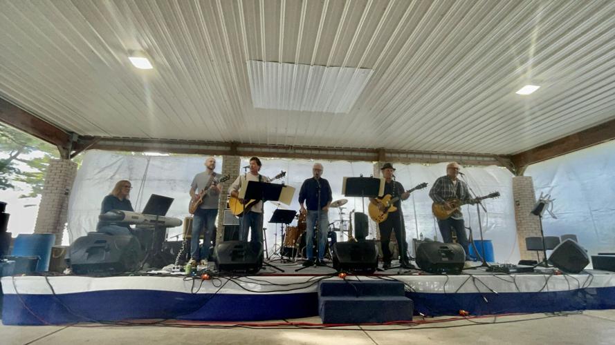 King Harvest goes 'Dancing in the Moonlight' one more time for Ron ...