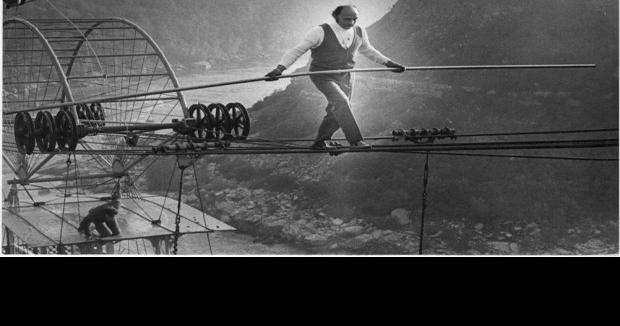 Former Falls tightrope walker dies | Local News | niagara-gazette.com