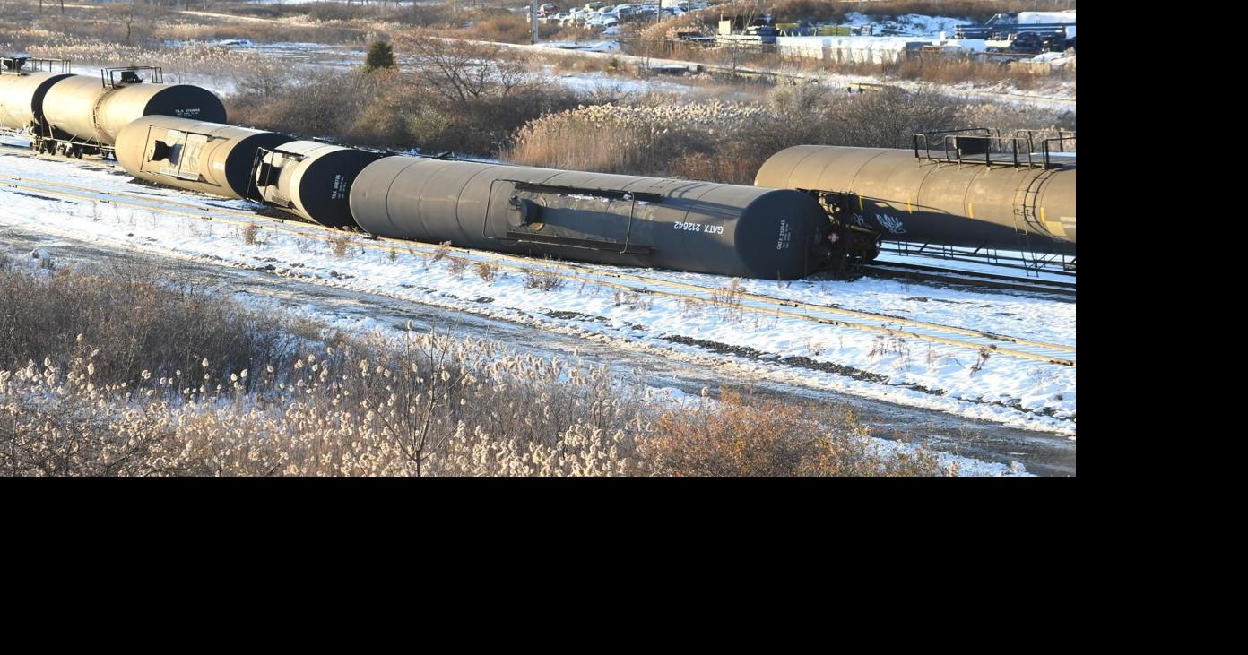 Emergency crews respond to train derailment off of Porter Road | Local ...