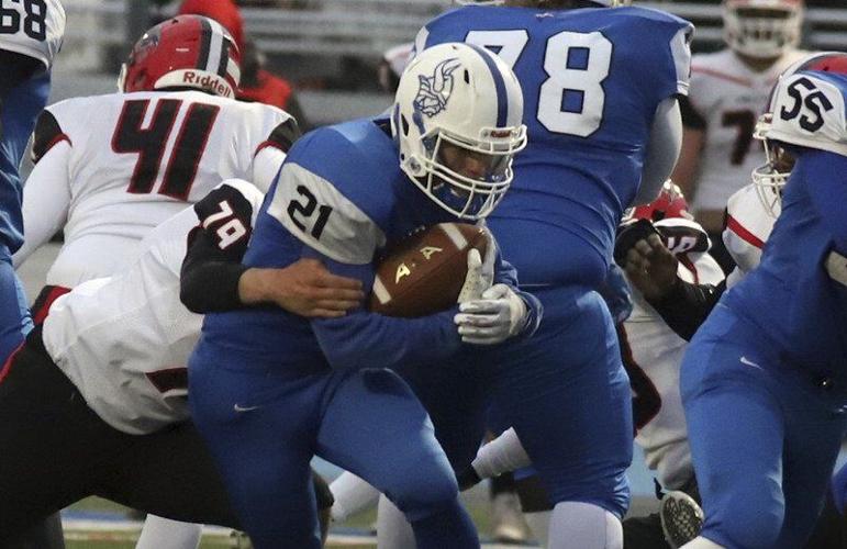 Weigel, GI football run wild against NW | Sports | niagara-gazette.com