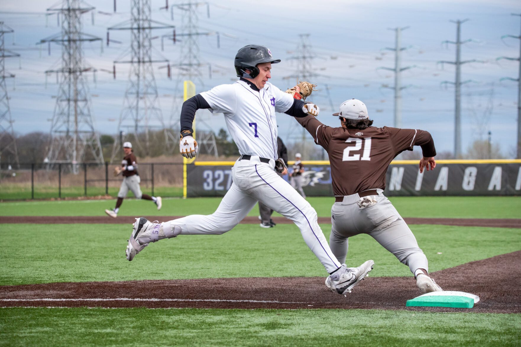 Niagara overcomes 2-10 start to come within a game of first place ...