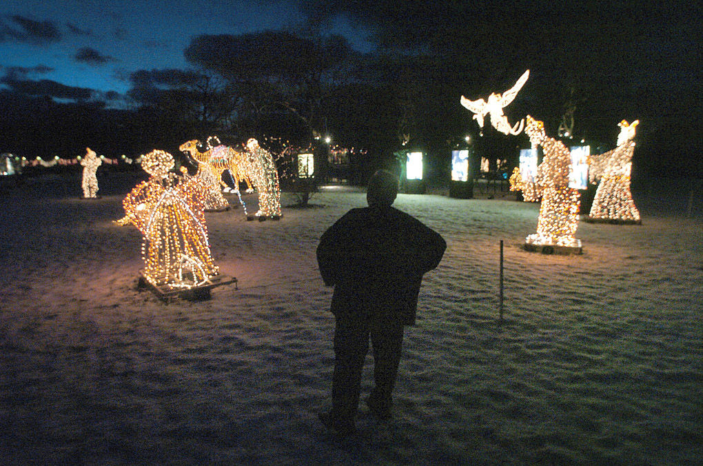 CHRISTMAS: Fatima shrine shining bright | Local News | niagara-gazette.com