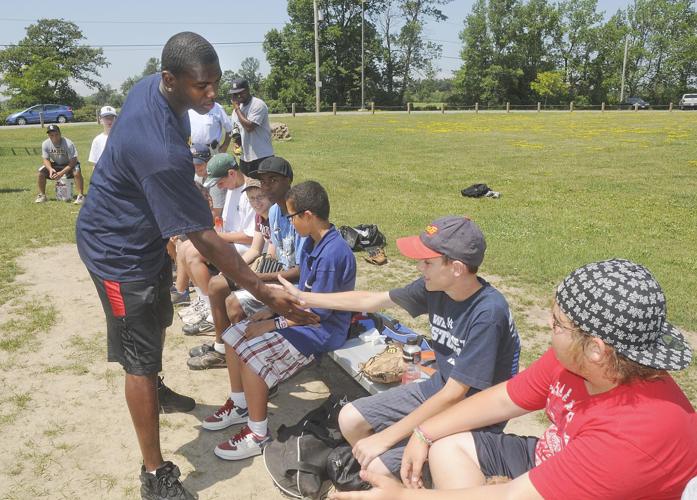 Now a Green Bay Packer, James Starks returns to Falls to talk to ...