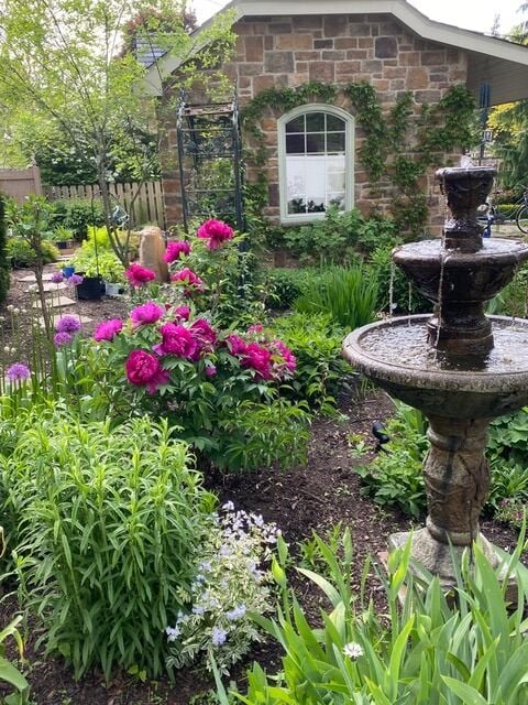 Spring Tour of Gardens launches 2026 season for Gardens Buffalo Niagara ...