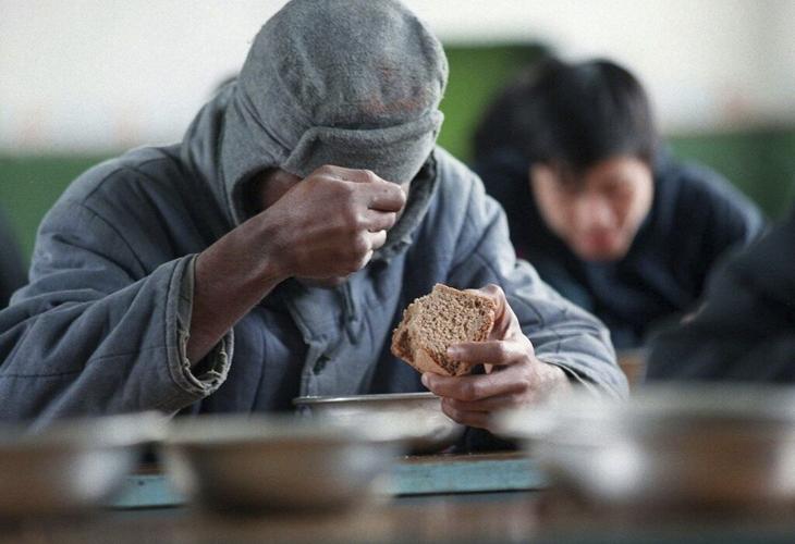 What's life like for Russia's political prisoners? Isolation, poor food ...