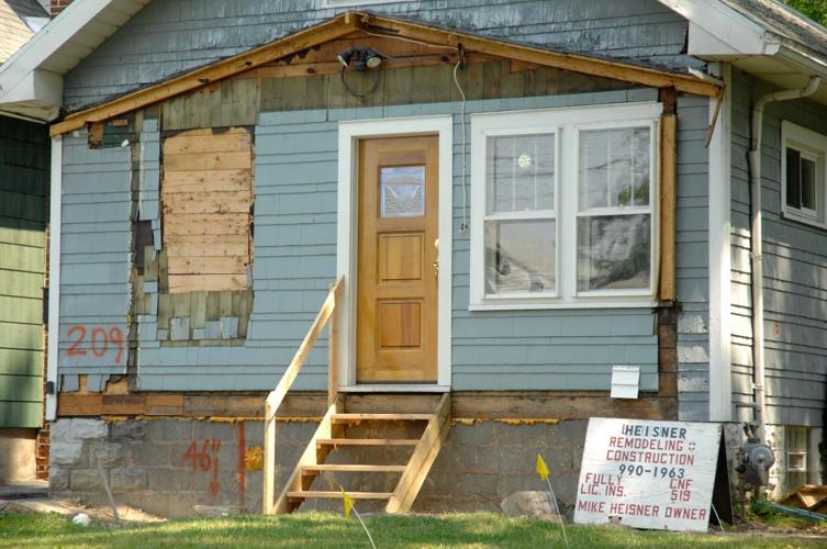 NIAGARA FALLS: Contractor absent from hearing filled with angry ...