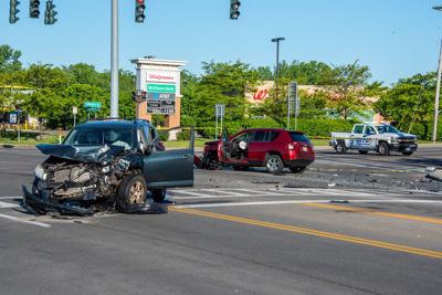 Accident shuts down intersection of Military Road, Niagara Falls ...