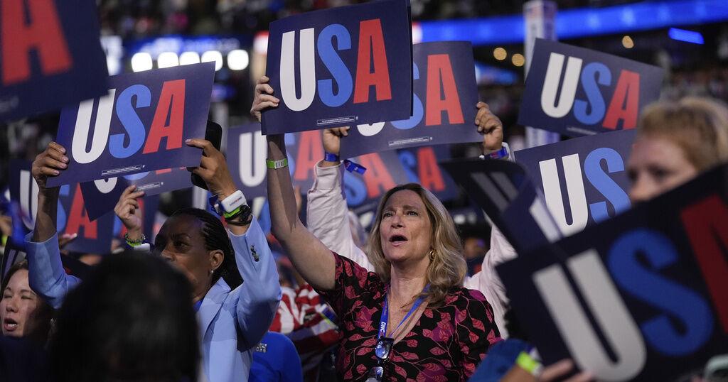 Democrats turn toward Harris at party's convention as the Obamas and ...