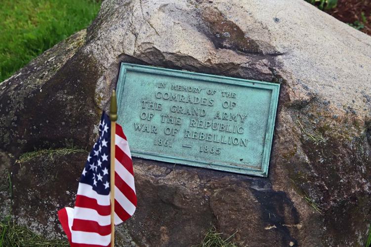 SLIDESHOW: Veterans honored at Oakwood Cemetery | Gallery | niagara ...