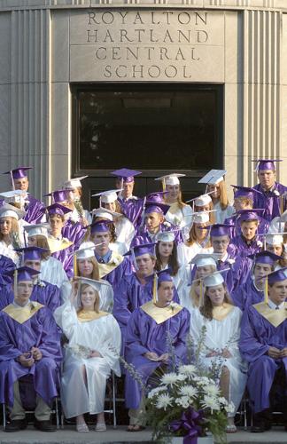 SLIDESHOW: Roy Hart graduation | Multimedia | niagara-gazette.com